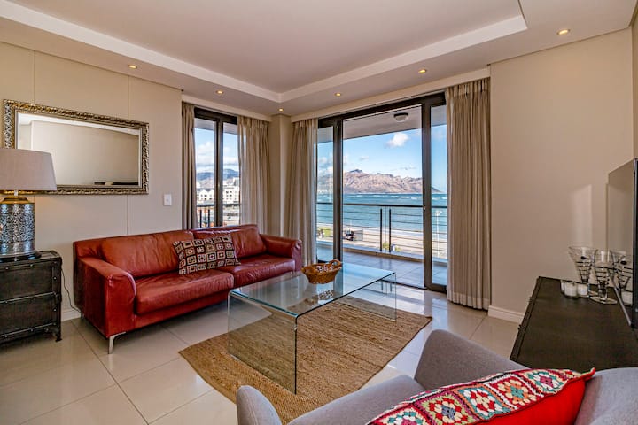 Beach Breaks On Strand 97. - Somerset West