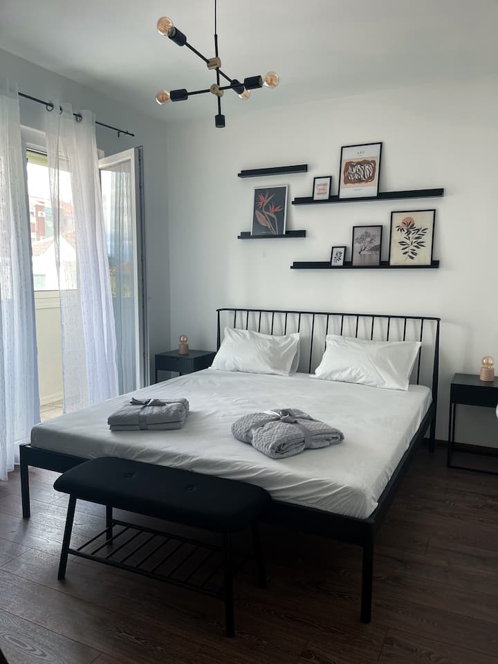Spacious And Bright Flat - Podgorica