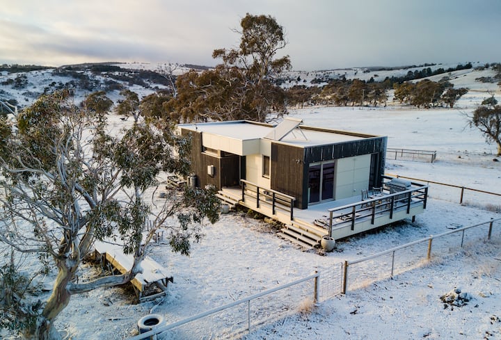 High Ground Cottage - Pet Family Eco Friendly Farm - Jindabyne