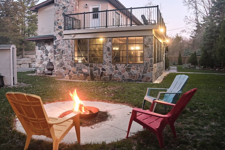 Huron's Cottage - A Short Walk To The Beach - Port Franks