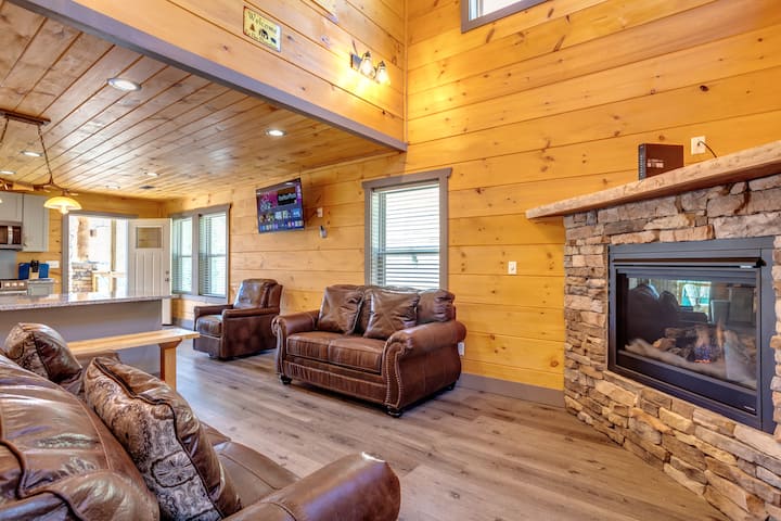 Dancing Bear Cabin-relax, Enjoy! - Sevierville, TN