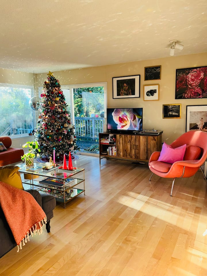 Art Filled Mountain Getaway - San Rafael
