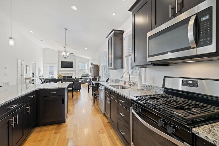 Cook & Explore | Walk To Ecusta Trail & Breweries - Hendersonville, NC