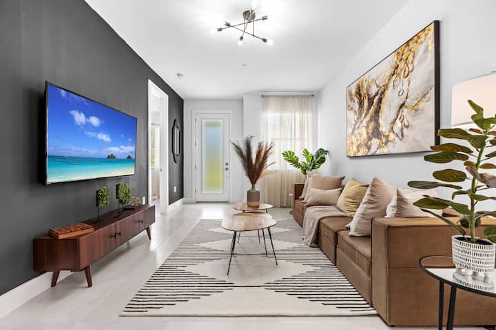 Luxe Naples Bunglalow W/ Pool - Naples, FL