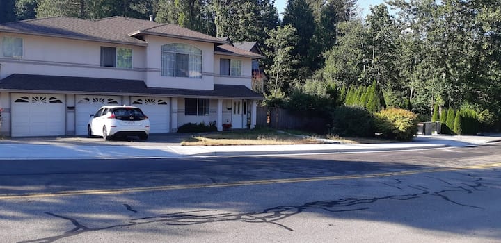 A Cozy Suite In A Lovely Area! - Coquitlam