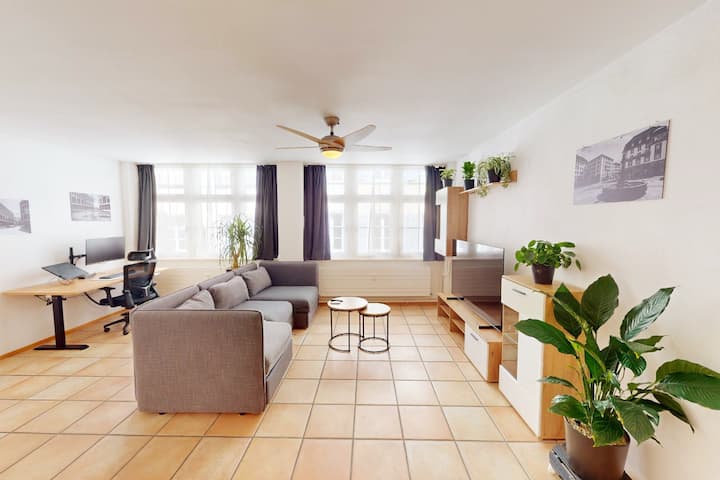 Komfort-küche-65" Tv-büroplatz - Solution Grischun - Coire