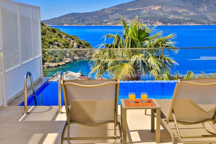 Kalkan'da Plaja Yakın Deniz Manzaralı Lüks Villa - Kalkan