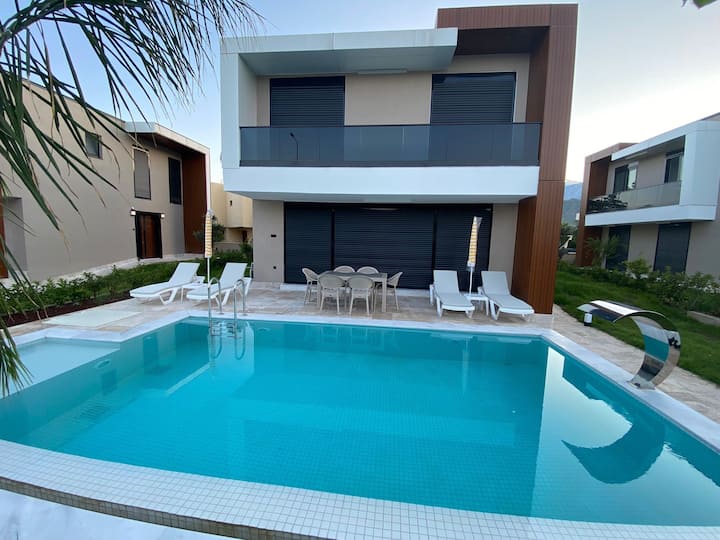 Villa Akın Huzur Müstakil Havuzlu - Çamyuva