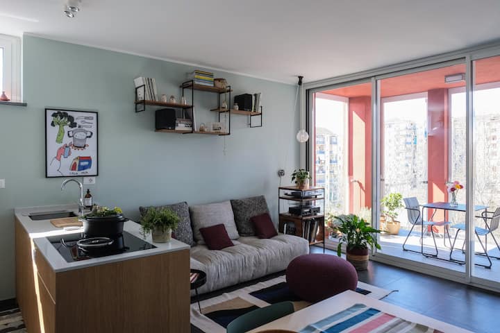 Bright With Stunning View Apt. -