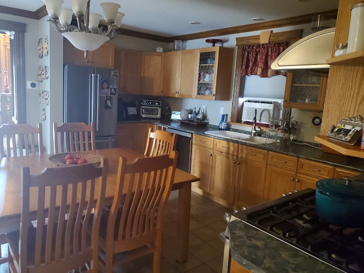 Cosy Century Home For Weekend Getaways - Carleton Place