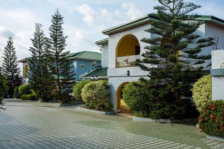Luxury 5 Bed House East Legon - Accra