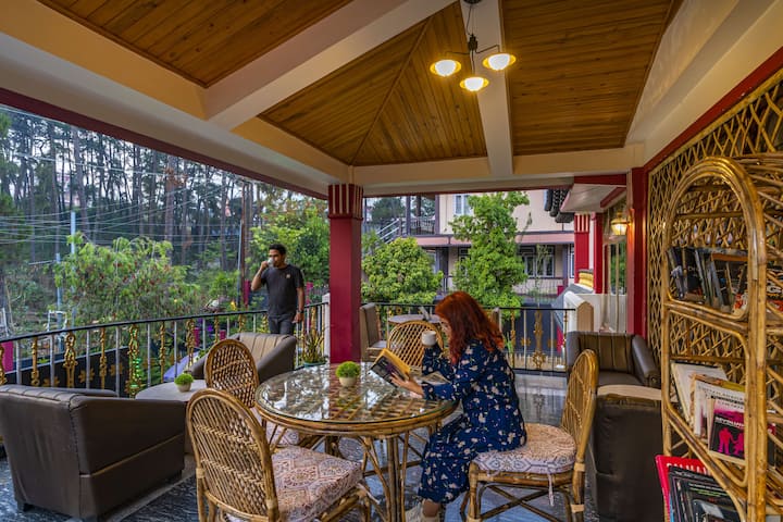 Zostel Shillong | Deluxe Suite With Balcony - Shillong