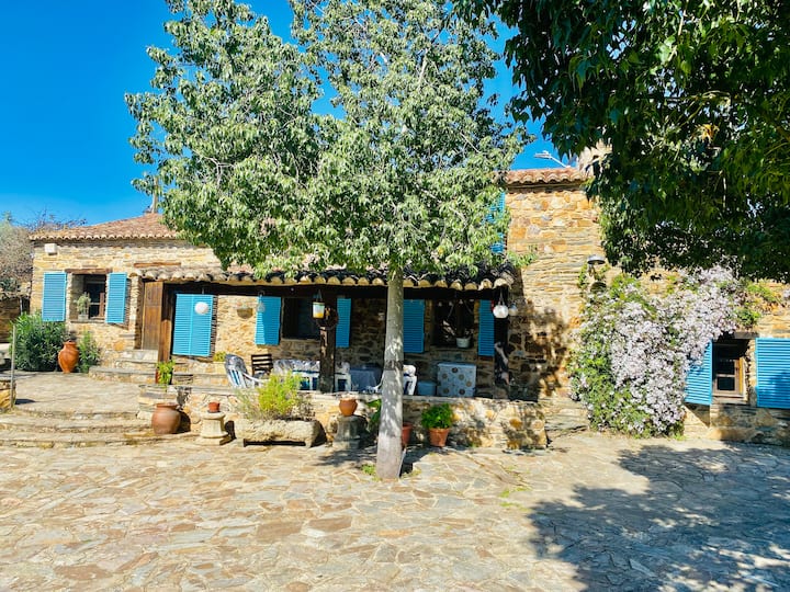 Preciosa Casa De Piedra De Cuatro Habitaciones - Arronches