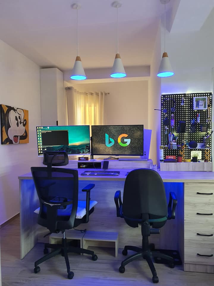 Mickey Mouse-themed Apartment With Top Workspace - Vlorë