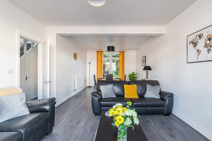 West Brom 3 Bedroom House Contractors/families/nhs - Birmingham