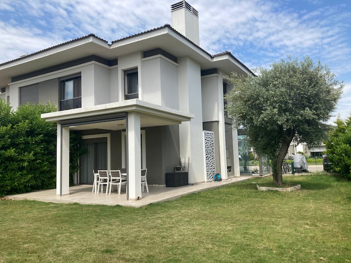 Urla'da Ailelere Uygun Keyifli Bir Ev - Urla