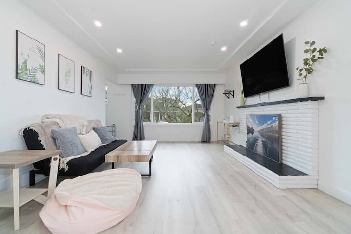 Newly Renovated Home In Burnaby With Ocean View! - Burnaby