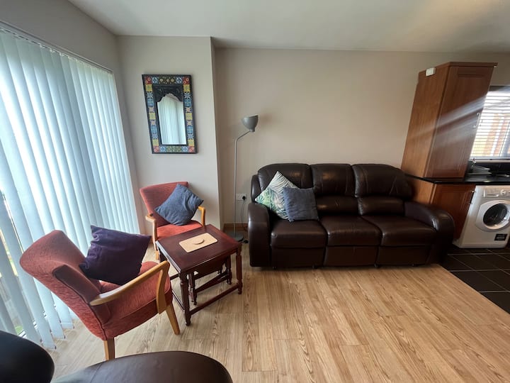 6 Bed Apartment (2 Double Rooms, 2 Single-bunkbed) - Ballymoney