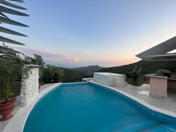 Villa En Lago Calima - Calima