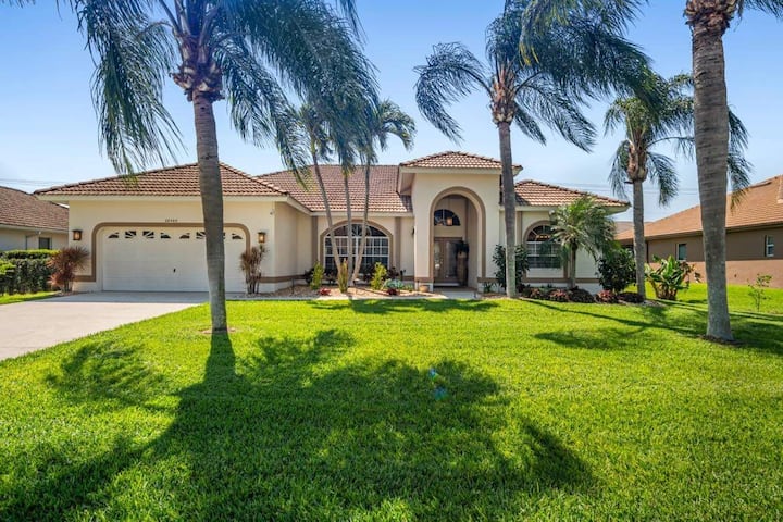 A Paradise Villa In Bonita Springs - Bonita Springs, FL