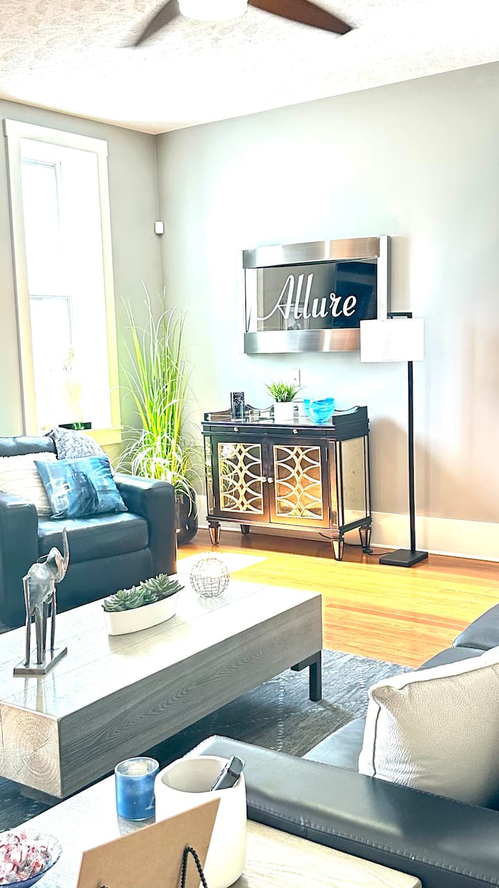 Allure Loft - Bavaria, KS