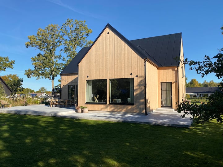Stor Villa Nära Hav & Centrum På ÖLand - Färjestaden
