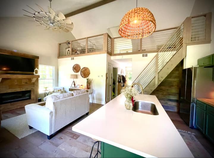 Wonderful Boho Guest House - Knoxville, TN