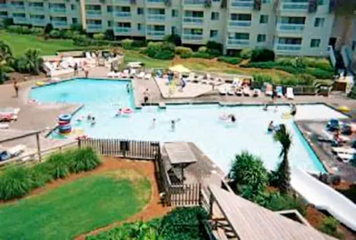 2/2 Beach Front Resort Condo - Beaufort