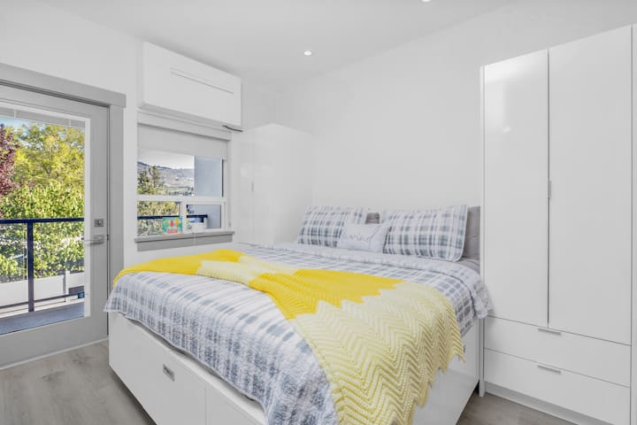 Private Studio Lake Retreat With Ac, Pool And Gym! - Vernon