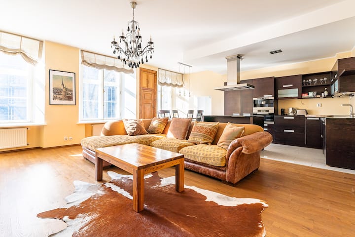 Spacy 3 Bedroom Cozy Apt W St. Olaf's Church View - Tallinn