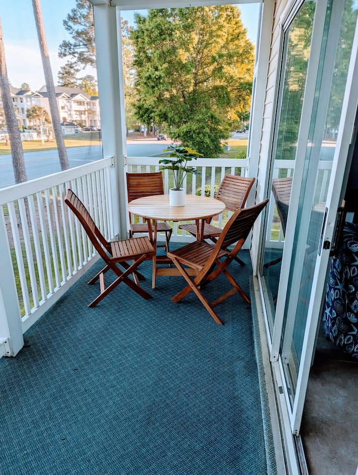 Peaceful Golf Course Condo - Public Beach, SC
