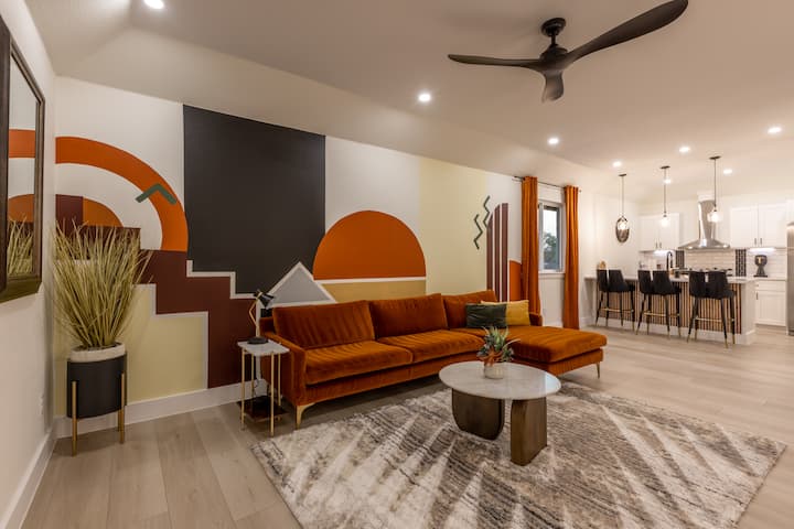 2 King Beds! Central! - Long Stay Discount! - Dallas, TX