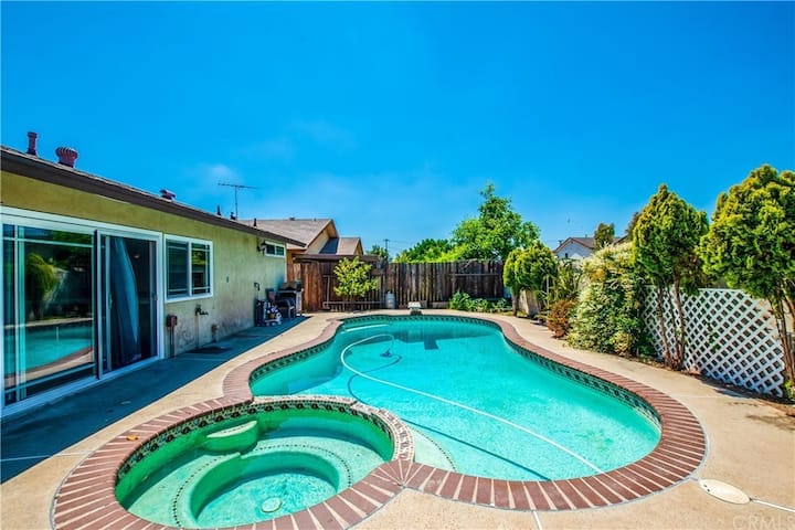 Guesthouse Room W/ Pool Close To Disneyland #1 - 羅蘭崗