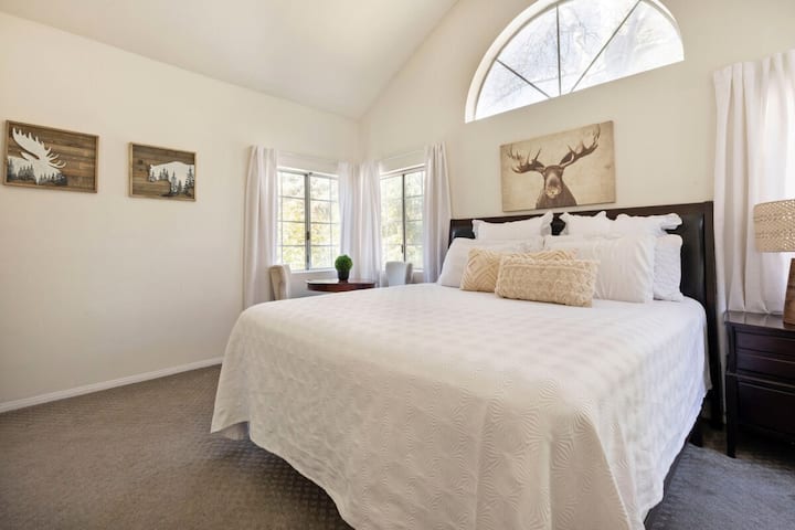 Chimneywood Mountain Cabin|2bd|2br|near Lakes - Lake Arrowhead