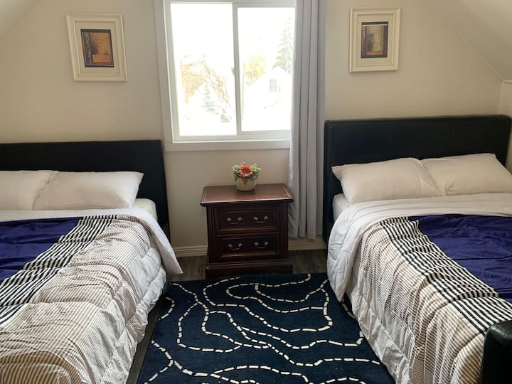 Bang For Your Buck Private Room #1 - Regina