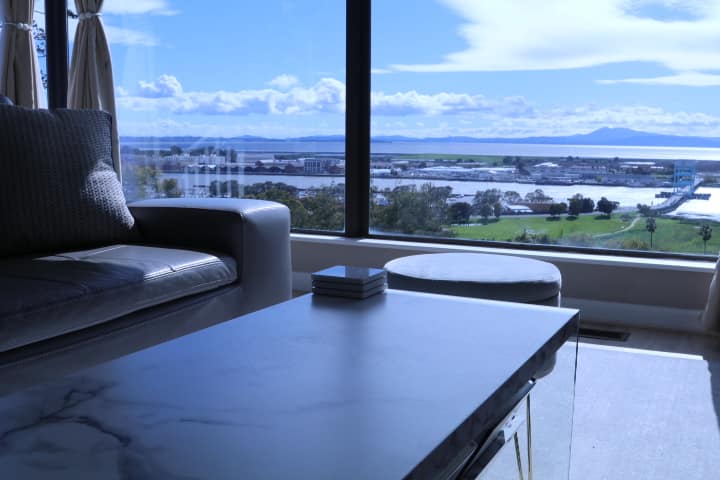 Million Dollar View Atop Vallejo & Close To Napa - Vallejo, CA