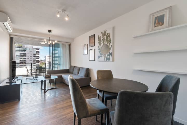 Pet Friendly •ﻌ• South Brisbane One Bedroom Apt - Balmoral
