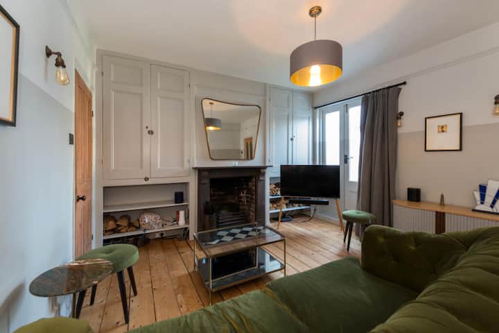 Stylish 3-bedroom House - Herne Bay