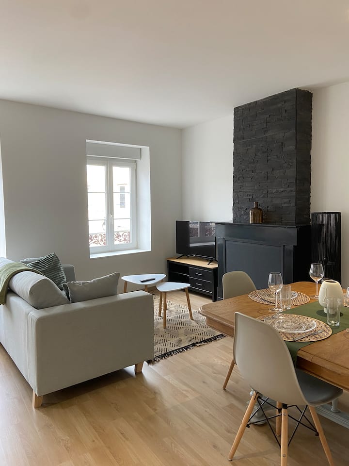 L’appartement De La Place - Remiremont