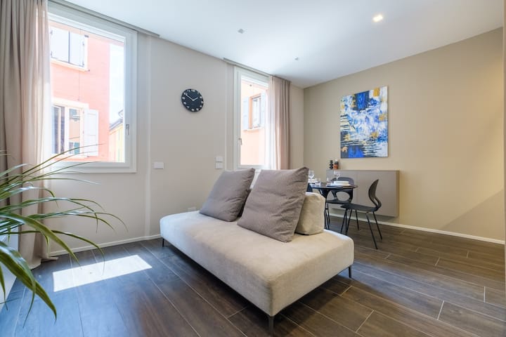 Golden Suite By Studio Vita - Болонья