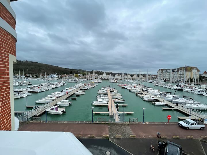 Appartement Avec Terrasses Vue Sur Port Guillaume - Cabourg