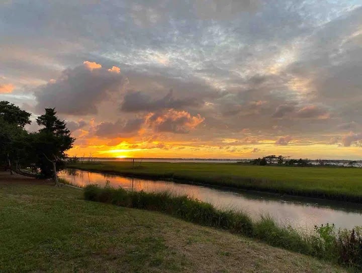 Sound View Serenity In Beautiful Emerald Isle - Emerald Isle, NC