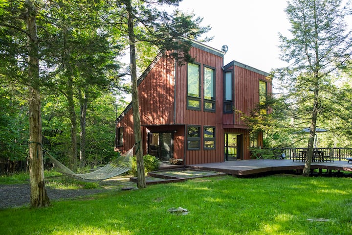 Nepalaya Guesthouse Secluded And Close To Town. - Woodstock, NY