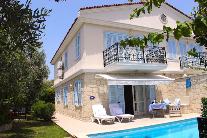 Private Pool & Garden In Centre Of ÇEşme - Çeşme