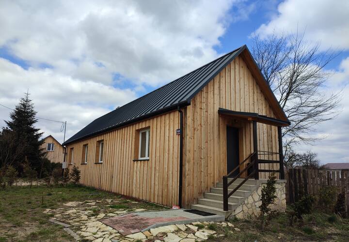 Domek Lewy ( Left House) - Poręba