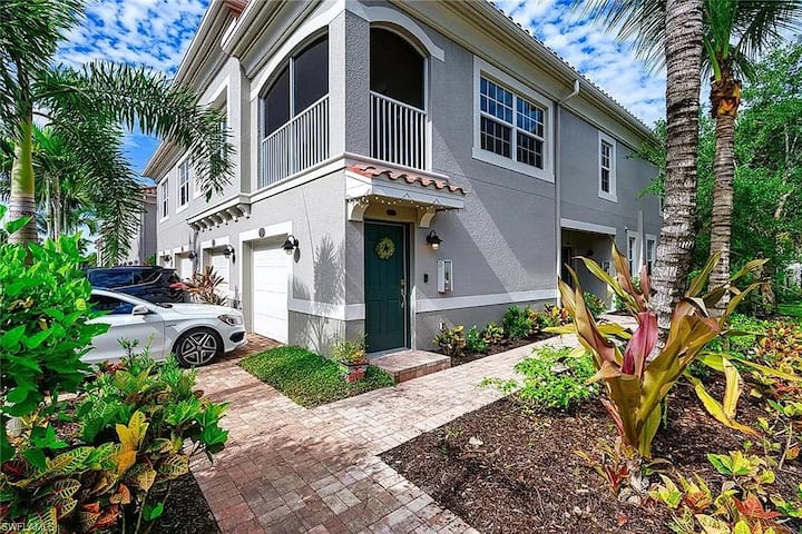 Beautiful Private Condo - Estero, FL