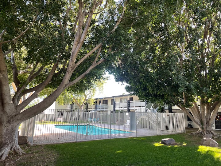 Peaceful Uptown Retreat | 2br/2ba | Phoenix Az - Phoenix, AZ
