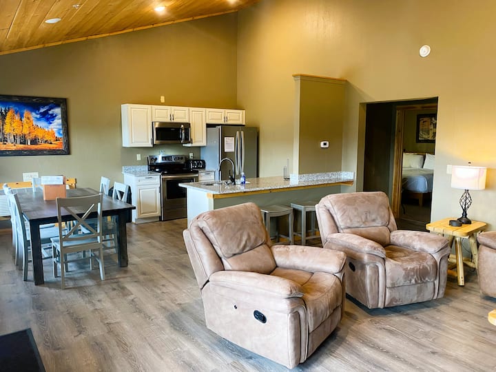 C28 -2 Bedroom, 2 Bath, Hot Tub, Pet Friendly - Deep Creek Lake, MD