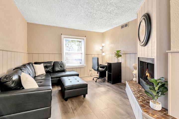 Near Downtown Farmington/twelve Oaks Mall/novi/m-5 - Farmington Hills, MI