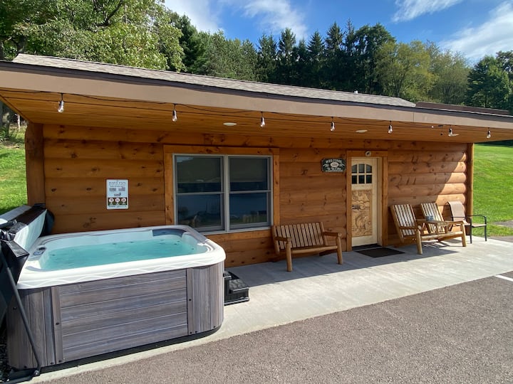 C30 - King Bed, Hot Tub, Pet Friendly - Deep Creek Lake, MD